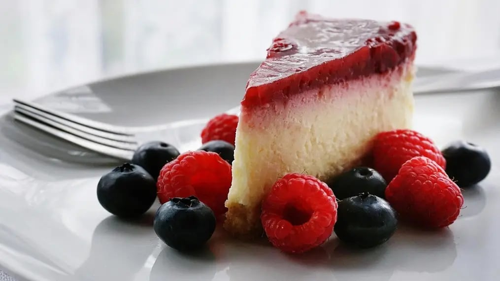 Cheesecake Crust Mistakes: Why Your Cheesecake Crust Keeps Falling Apart
