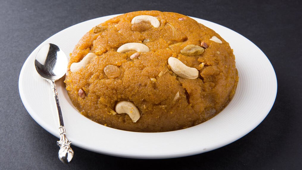These Are The 5 Best Desserts To Make With Pineapple!