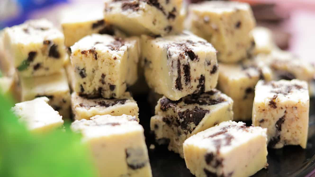 Oreo Mallow Treats Recipe | Cadbury Desserts Corner