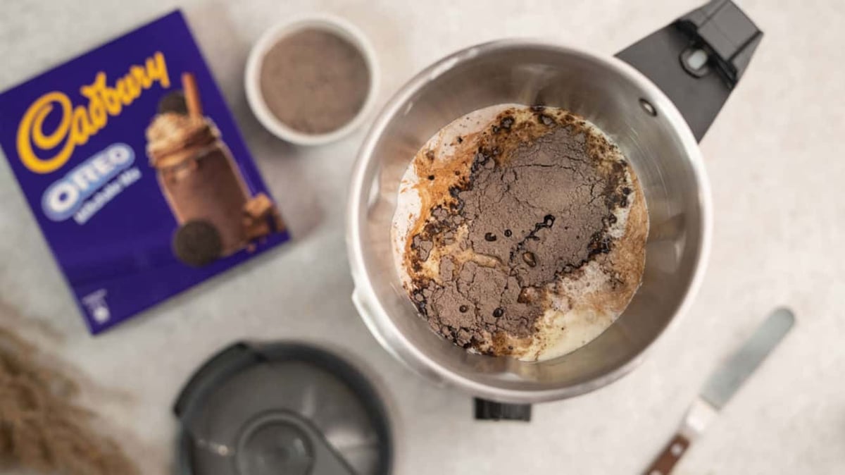 Easy Thick Oreo Milkshake Recipe (5 Mins) | CDC