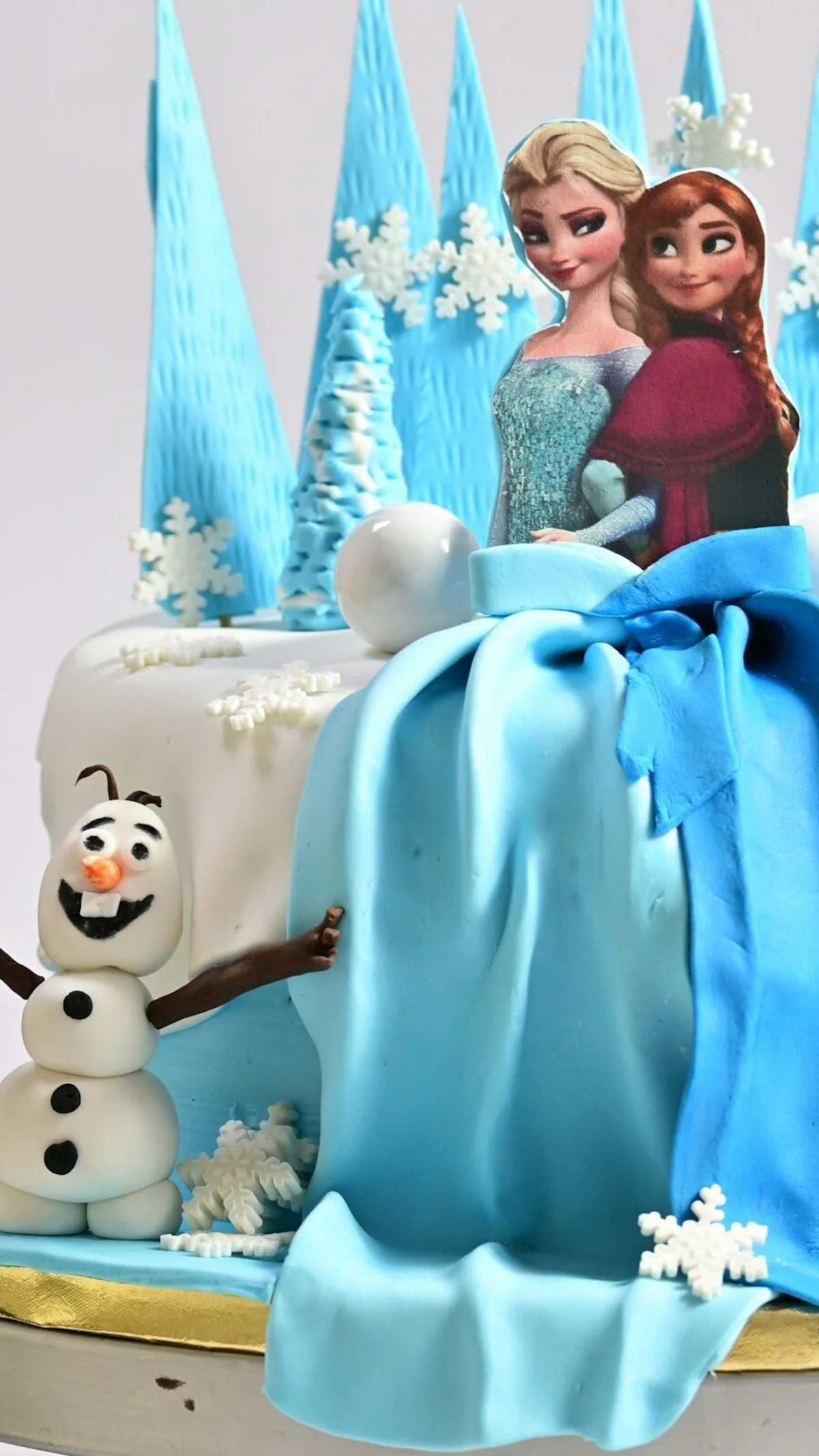 Are You A Fan Of Frozen? 5 Movie-Inspired Desserts To Try