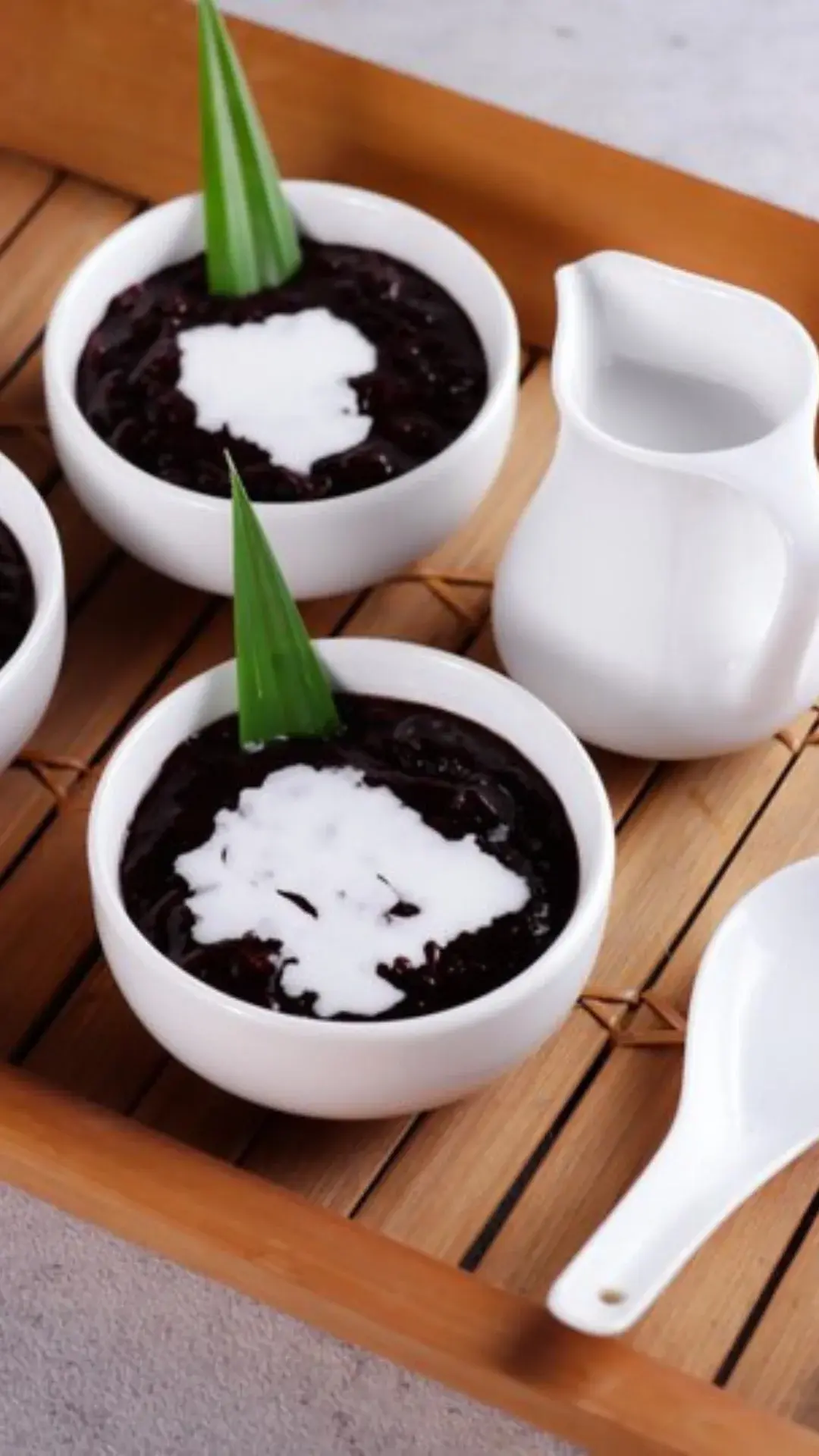 How to Make Black Sticky Rice Pudding For A Tropical-Themed Celebration