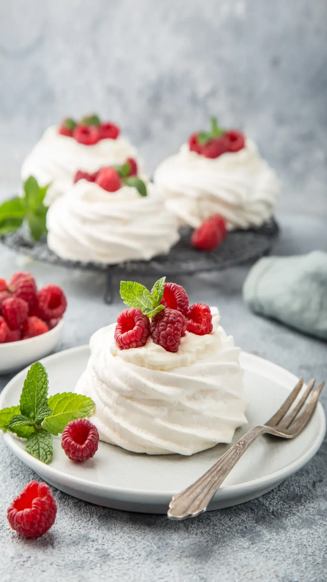 How To Make Mini Pavlova Cakes For Kids’ Parties: Top Creative Ideas