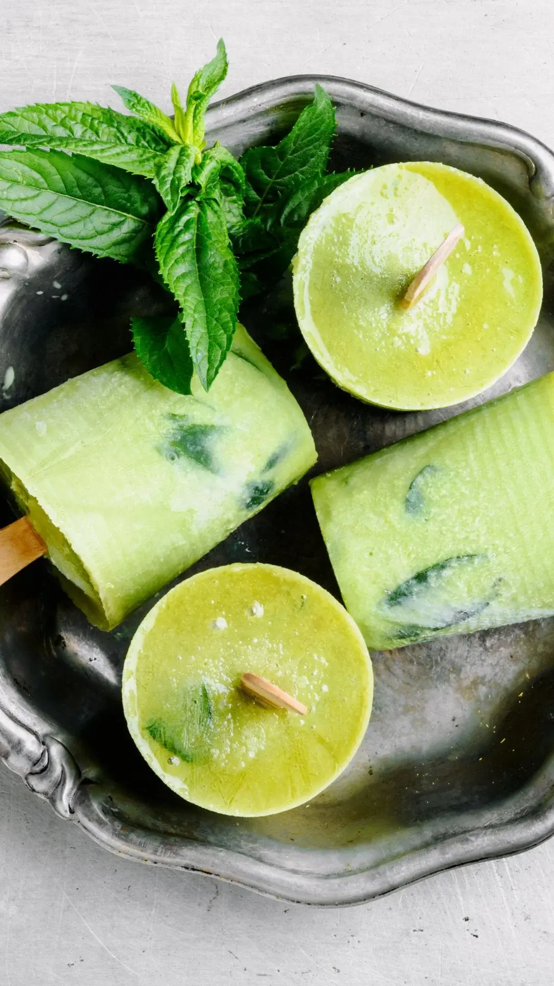 Peppermint Patty Popsicles for a Cool Summer Indulgence