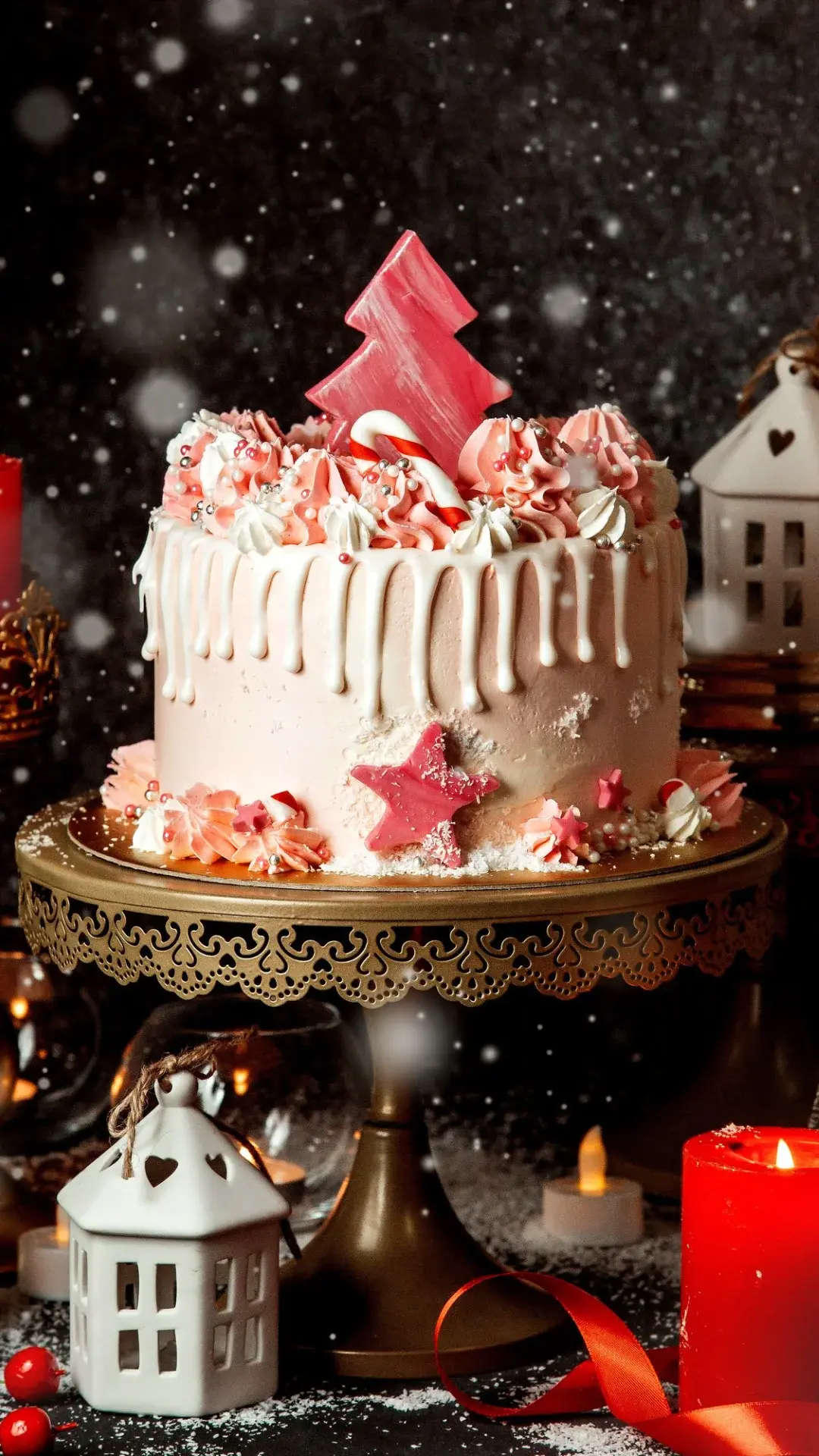 Personalized Cake Designs To Celebrate Your Unique Love Story