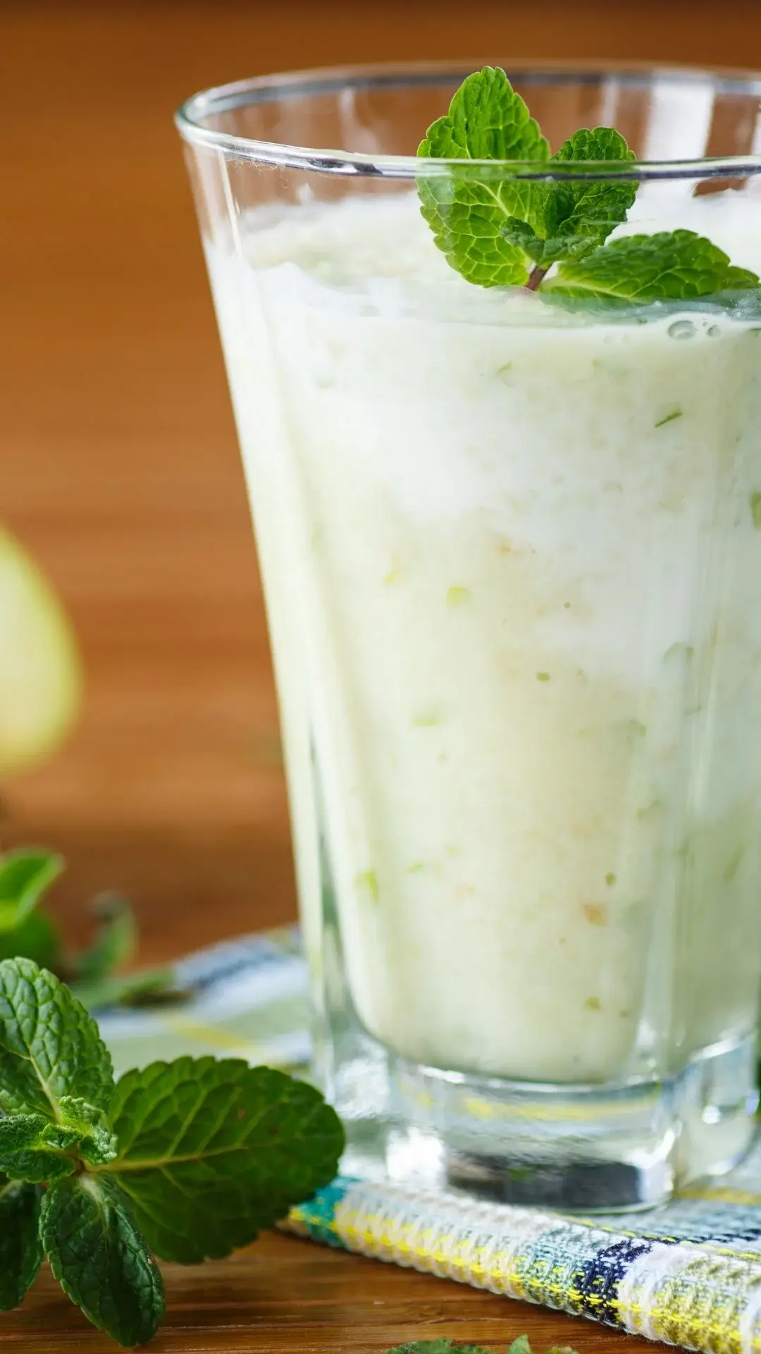 Refreshing Peppermint Smoothies for a Healthy Twist