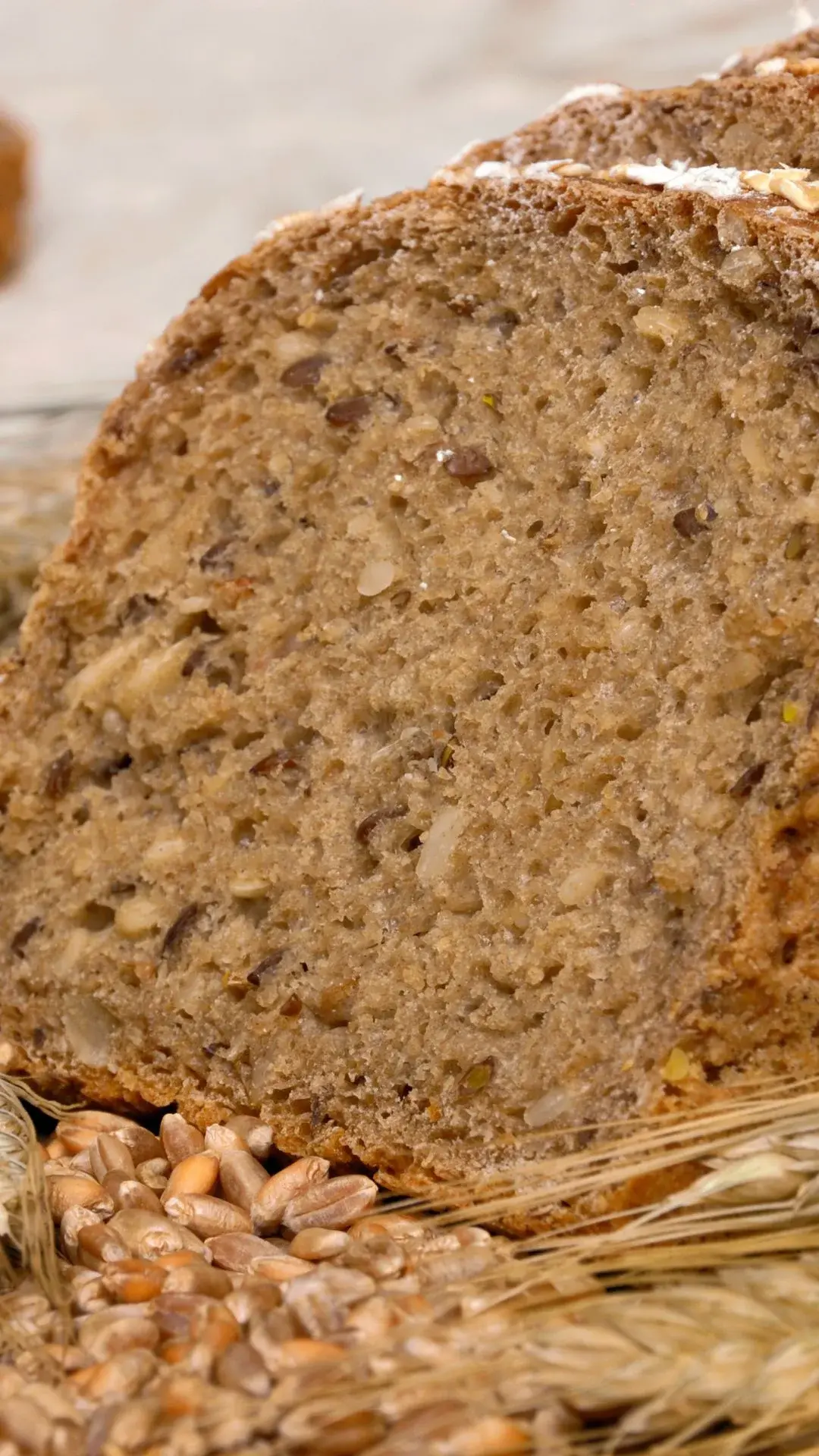 The Health Benefits of Whole Grain Breads: Nutritional Insights