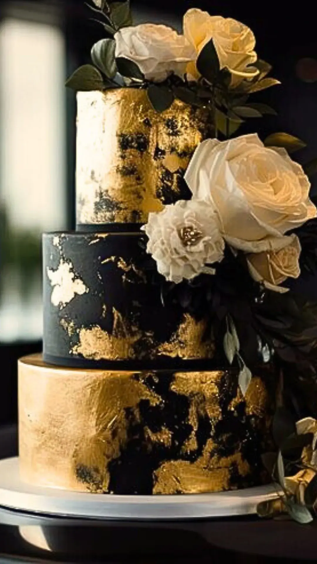 Top 5 Metallic Cake Designs For A Glamorous Birthday